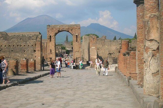 Visit in Pompeii - Pompeii Private Tour with Ada - Why Choose the Pompeii Private Tour with Ada?