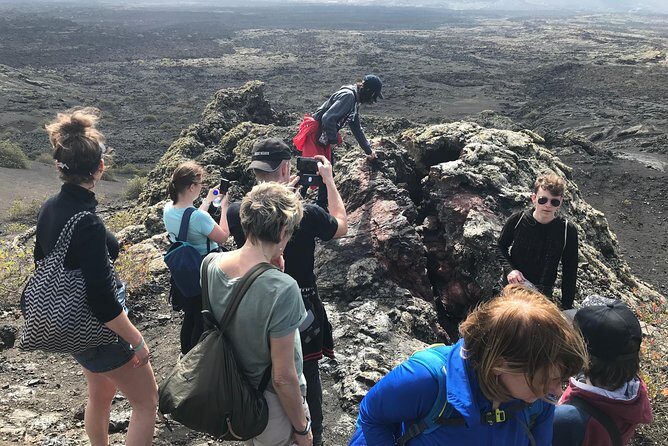 Volcano Trekking Tour (Timanfaya eruptions) - The Guides: Knowledge, Friendliness, and Personal Touches