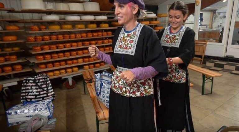 Volendam: Traditional Costume Photo with Cheese & Clog Tour - Why This Tour Warrants Your Attention