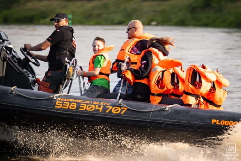 Warsaw: High-Speed Vistula River RIB Boat Adventure - The Emotional Heart of the Tour: Old Town and the Warsaw Uprising