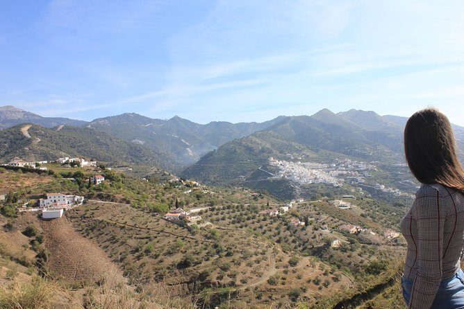 White Villages Tour in the Nerja area: Small-Group Tour and Lunch - The Journey in Comfort and Style