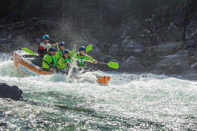 Whitewater Rafting Grade 3 to 4 - Group Size and Guides