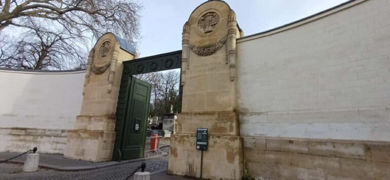 Who Killed Victor ? Escape Game at Père Lachaise Cemetery - Exploring Père Lachaise: More Than Just a Cemetery