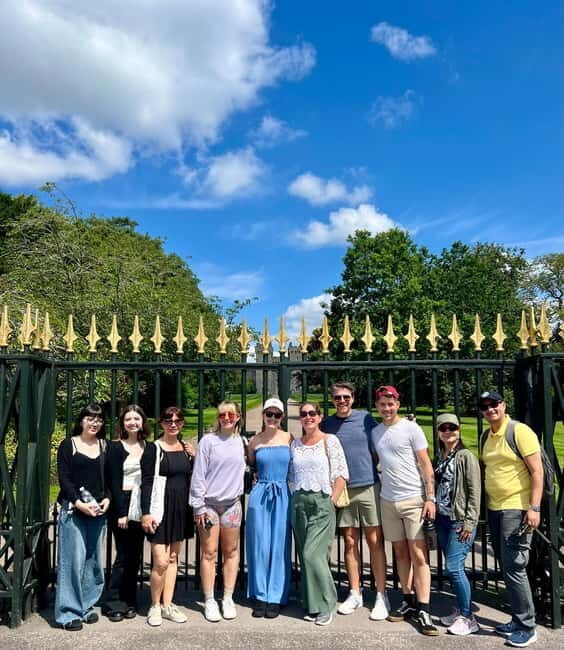 Windsor Town Daily Walking Tour (11am & 2pm) - A Closer Look at the Windsor Walking Tour