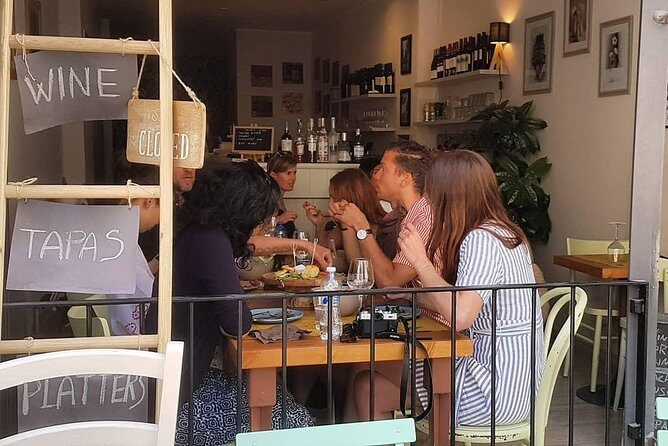Wine and Food Tasting Experience in Lecce old town - Location and Atmosphere: A Perfect Setting