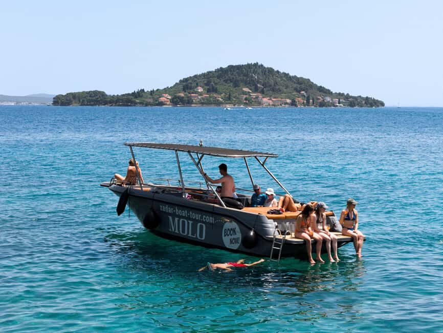 Zadar: 3 Islands Luxury Boat Tour with Aperol Spritz - Food & Drinks: Savoring the Croatian Coast