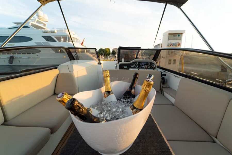 Zadar: Sunset and Night Cruise with Unlimited Sparkling Wine - The Experience of the Guide and Crew