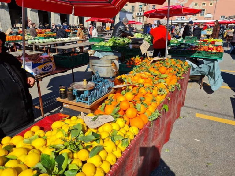 Zagreb: City and WWII Tunnels Walking Tour - Why This Tour Works So Well
