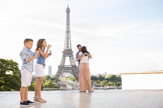 1-hour Photoshoot at the Eiffel Tower Trocadero Paris - The Value of This Photoshoot