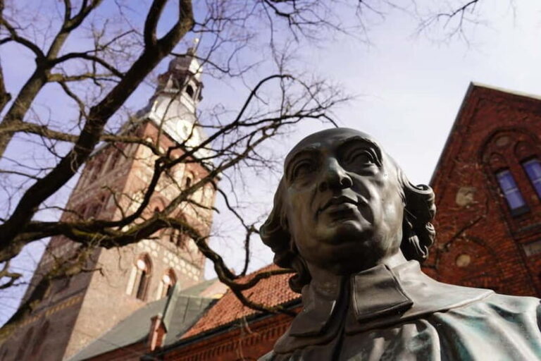 2.5-Hour Riga Cruiser Bike Tour - The Authentic Touch: Guided by Passionate Locals