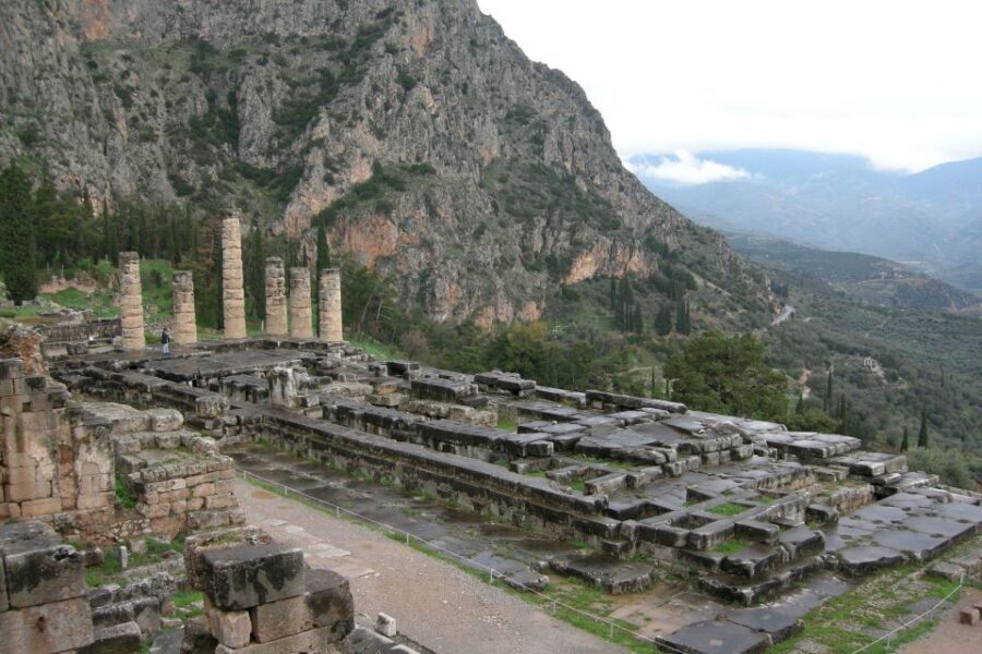 2 days Spanish guided tour in Delphi and Meteora - What’s Included & What’s Extra