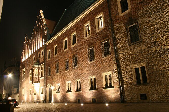 2-Hour City Walking Tour in Creepy Krakow - What Makes the Guides Stand Out?