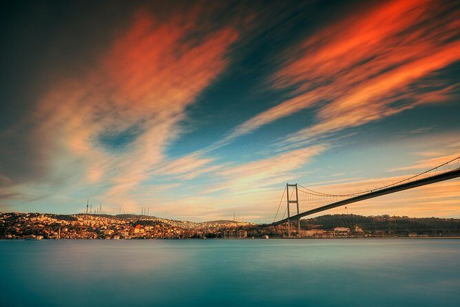 2-Hour Private Luxury Yacht Cruise on Bosphorus with Transfers - What to Expect: The Route & Landmarks