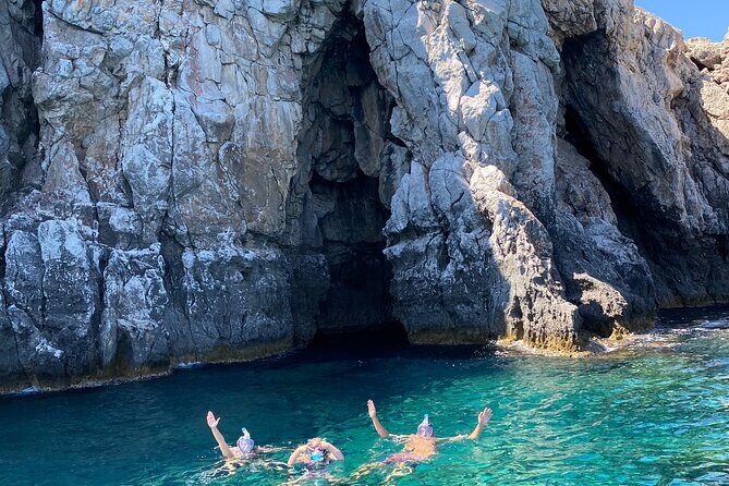 2-Hour the Beauties of Rhodes Island Private Guided Boat Tour - What to Expect on the Tour