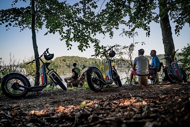 2-hour walk - Castles and vineyards - Who Will Love This Tour?