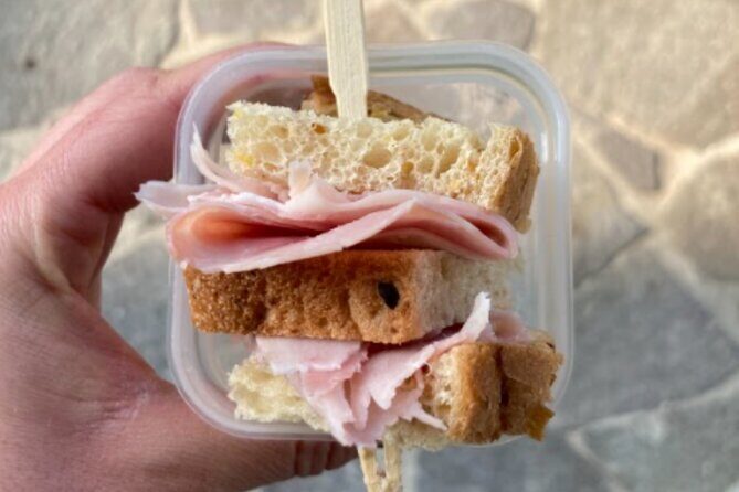 2 Hours walking tour with food stops - Itinerary Breakdown: What You’ll See and Taste