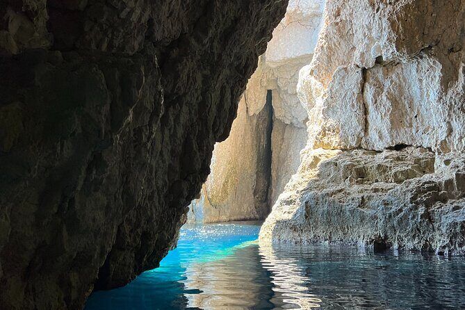 3-Hour Private Tour in Zakynthos, Cameo Island & Keri Caves - Authentic Experiences & Authentic Moments