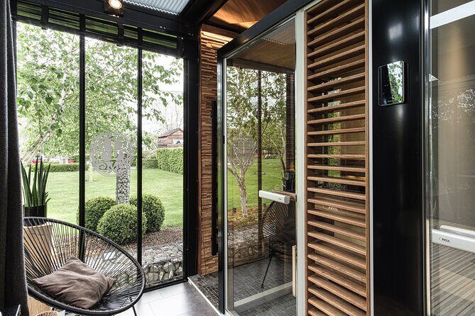 30-minute Relaxing Treatment in Burgundy - An In-Depth Look at the 30-Minute Relaxing Treatment in Burgundy