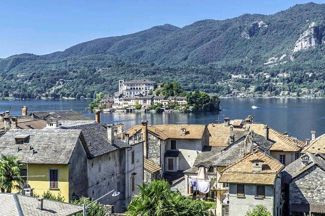 4-Day Italian Lakes Tour from Milan - Transportation & Group Size