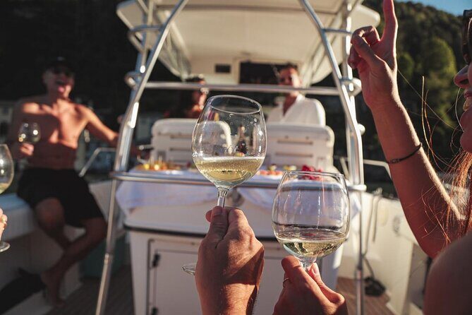 4 Hours Private Boat Cruise on Lake Como with Open Bar - What’s Included and What to Expect