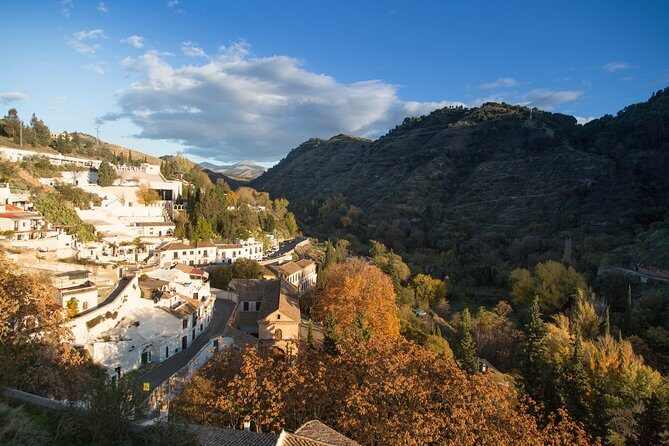 4 neighborhoods 4 cultures. Half day private tour in Granada - What You Gain from This Tour