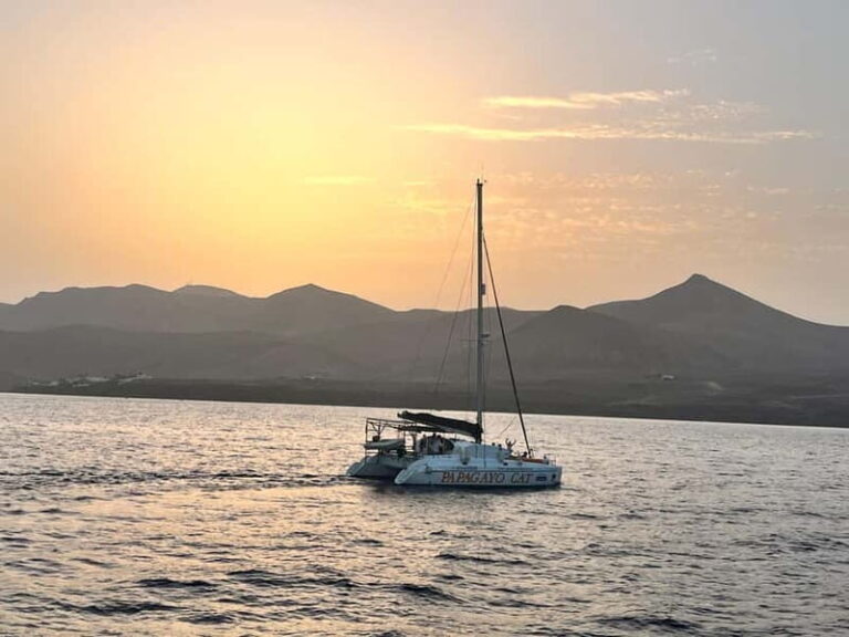 4h Shared Catamaran sailing to Papagayo Beaches (12pers max) - An In-Depth Look at the Lanzarote Catamaran Experience