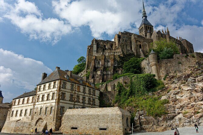 5-hour Private Tour of Mt St Michel From St Malo hotel or port - The Value of This Tour