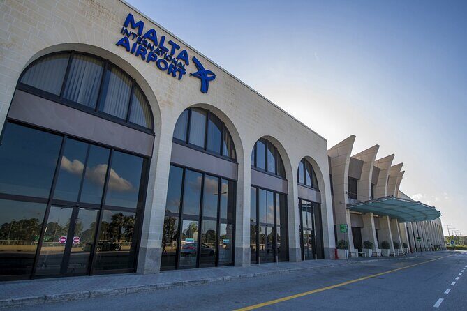 8 Seater Van - Malta International Airport to Hotel/Accommodation - Meeting Points and Ease of Access