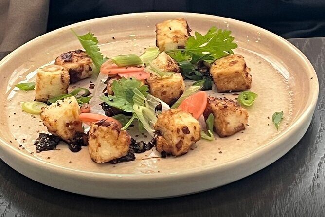 A Taste of Manchester History with Meals Drinks and Guide - The Guide and Group Experience