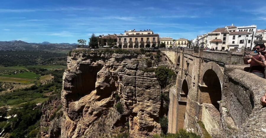 ab Marbella/Estepona: VIP-Tour Ronda + Setenil d. l. Bodegas - What’s Included and What You Should Know