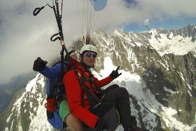 Acrobatic Paragliding Tandem Flight over Chamonix - The Flight Experience: From Briefing to Landing