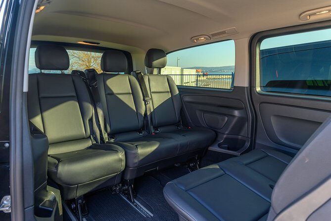 Airport shuttle - Detailed Breakdown of the Experience