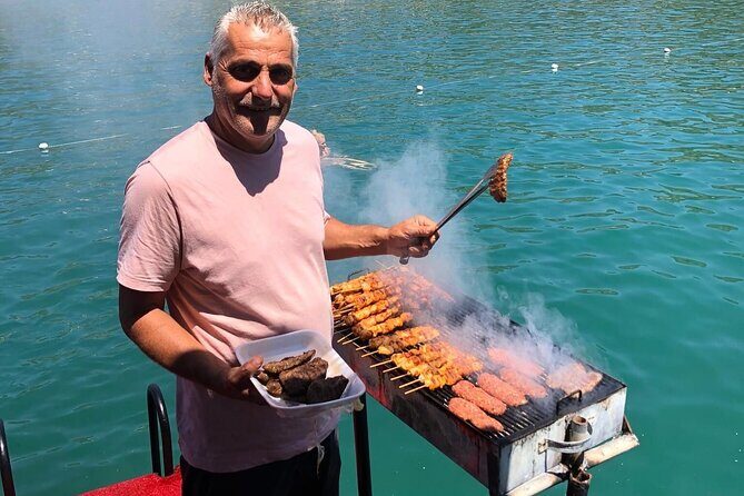 Alanya Relaxing Boat Tour with Lunch, Soft Drinks & Transfer - Transportation & Group Size: Why They Matter