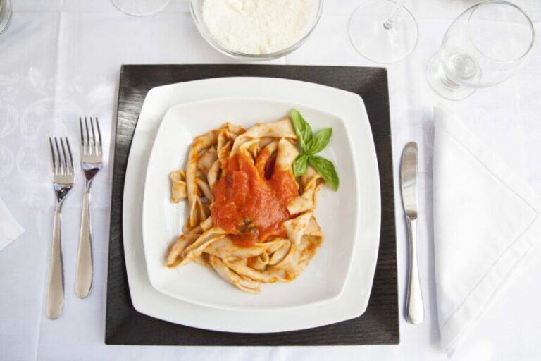 Alberobello: Dining Experience at a Local's Home - The Setting and Meeting Point