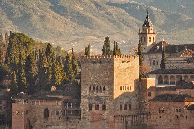 Alhambra Private Tour & Nazaries Palaces from Seville with Pickup - Detailed Breakdown of the Itinerary: What You’ll Experience