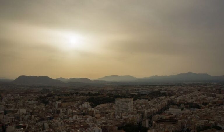 Alicante: Private Walking Tour with a Local - Exploring the Itinerary in Depth