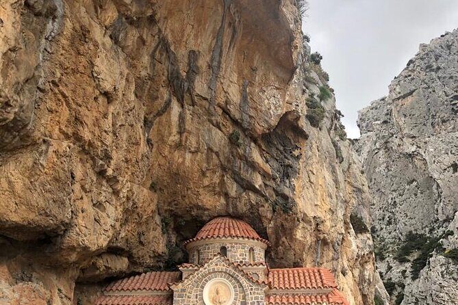 All day road trip from the North mountains to the South beaches - What’s included and practical details