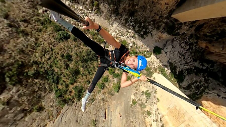 Altea: Bungee jumping in "El Mascarat" canyon - The Scenic Environment and Why It Matters