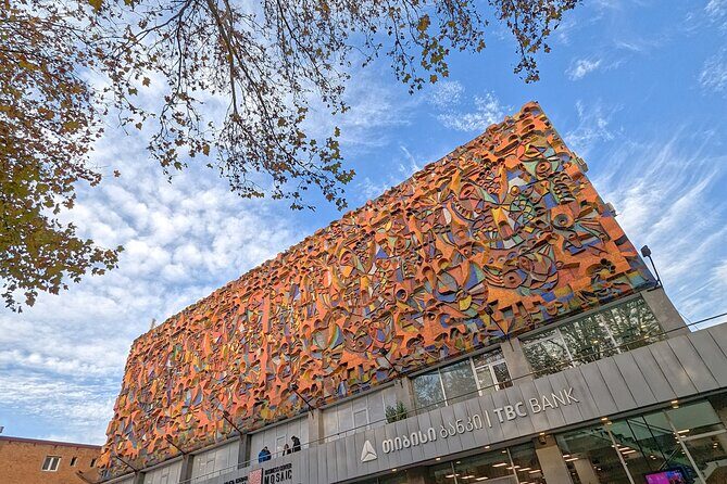 Alternative walking tour New Tiflis and backstreets - Why This Tour Works