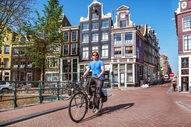 Amsterdam:: Bike Rental with Free Self-Guided Tour - Exploring Amsterdam on Two Wheels: The Experience