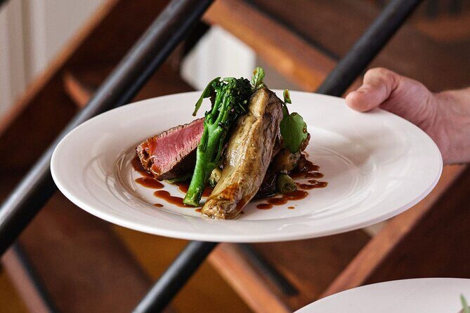 Amsterdam: Exclusive Dinner Canal Cruise - Dining Experience: A Gourmet Affair