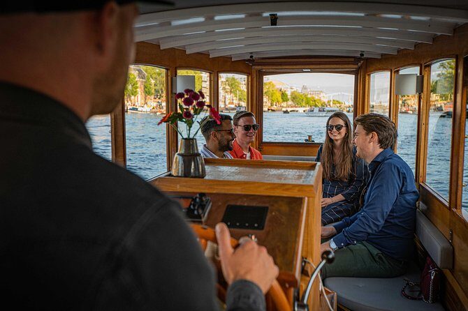 Amsterdam Highlights Canal Cruise with a Drink - The Sum Up