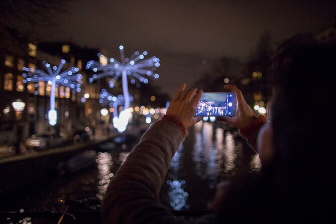 Amsterdam Light Festival: Canal Cruise + Bite & Unlimited Drinks - The Sum Up