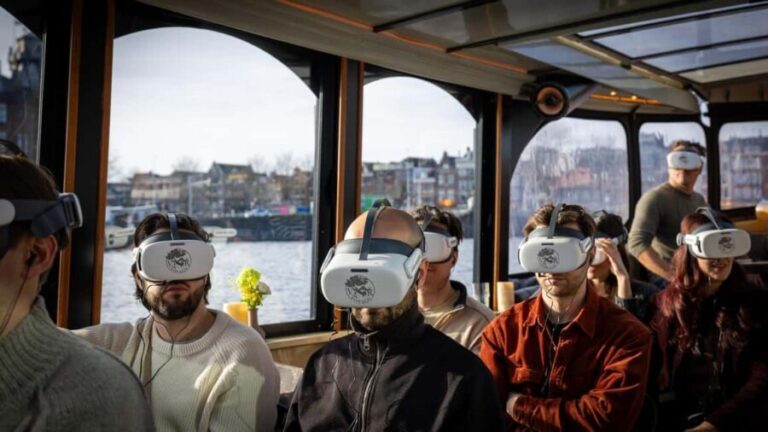 Amsterdam: Luxury Canal Cruise with Historic VR Experience - Who Will Love This Tour?