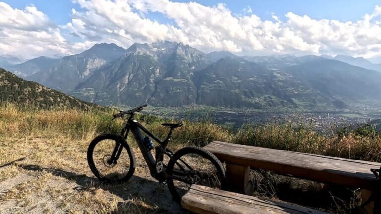 Aosta: E-bike full suspension day rental - The Experience in Action: What a 4-Hour Ride Looks Like