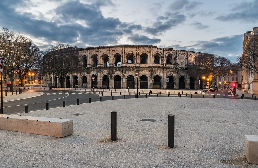 Arenes de Nimes arched interior corridor stonework