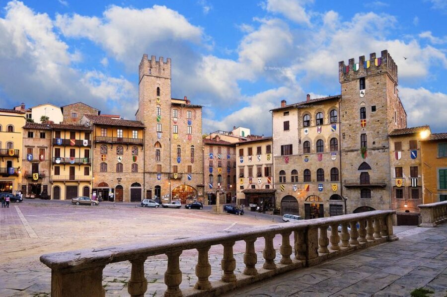 Arezzo: Private Walking Tour - The Guides: Knowledge and Personal Touches
