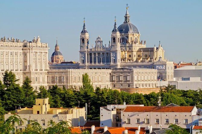 Arrival Transfer: Madrid Airport MAD to Madrid in Luxury Van - Why Choose This Service?