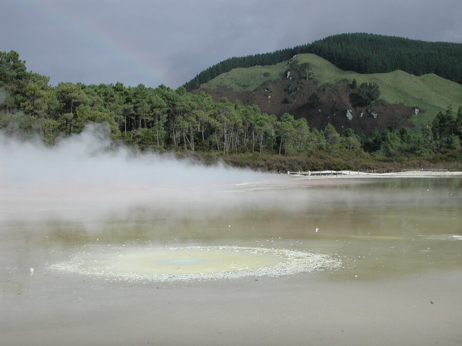 Artists Palette and Champagne Pool at Wai-O-Tapu