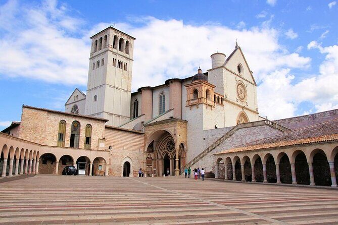 Assisi on the Footsteps of St. Francis and Carlo Acutis - The Value of Guided Insights